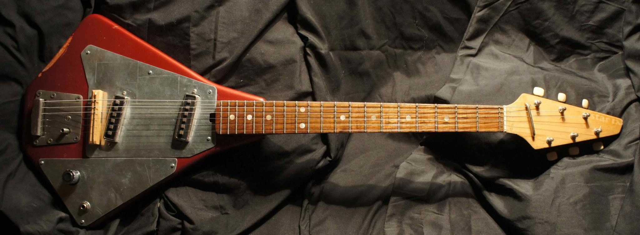 A brief history of Soviet guitars - Mixdown Magazine