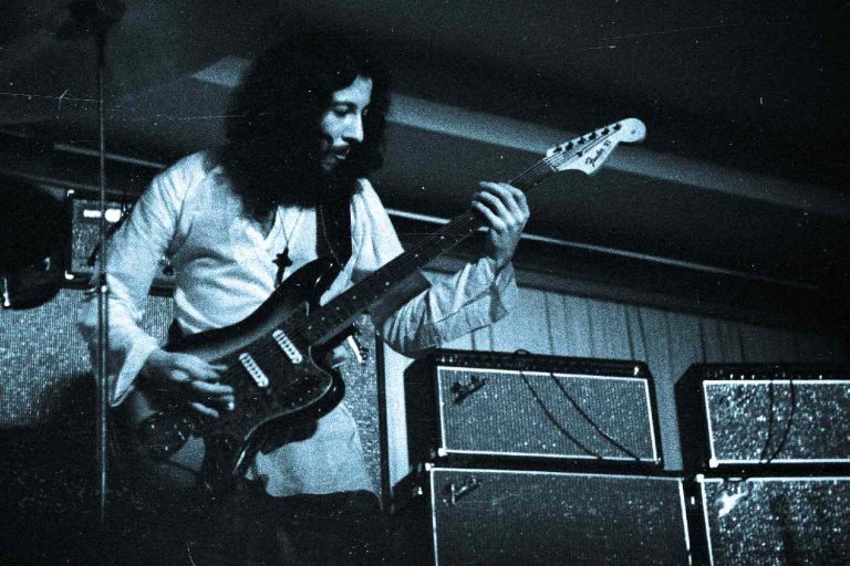 Six essential Peter Green guitar moments - Mixdown Magazine