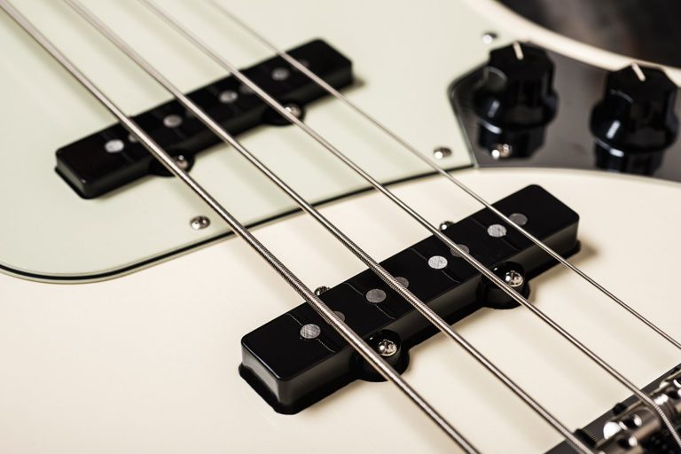 Passive vs active pickups for your bass guitar