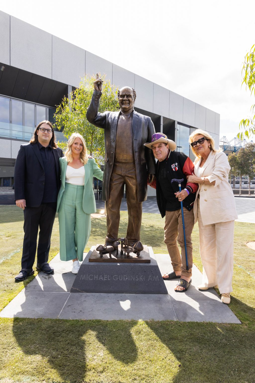 Michael Gudinski statue unveiled on Mushroom's 'MG Day' - Mixdown Magazine