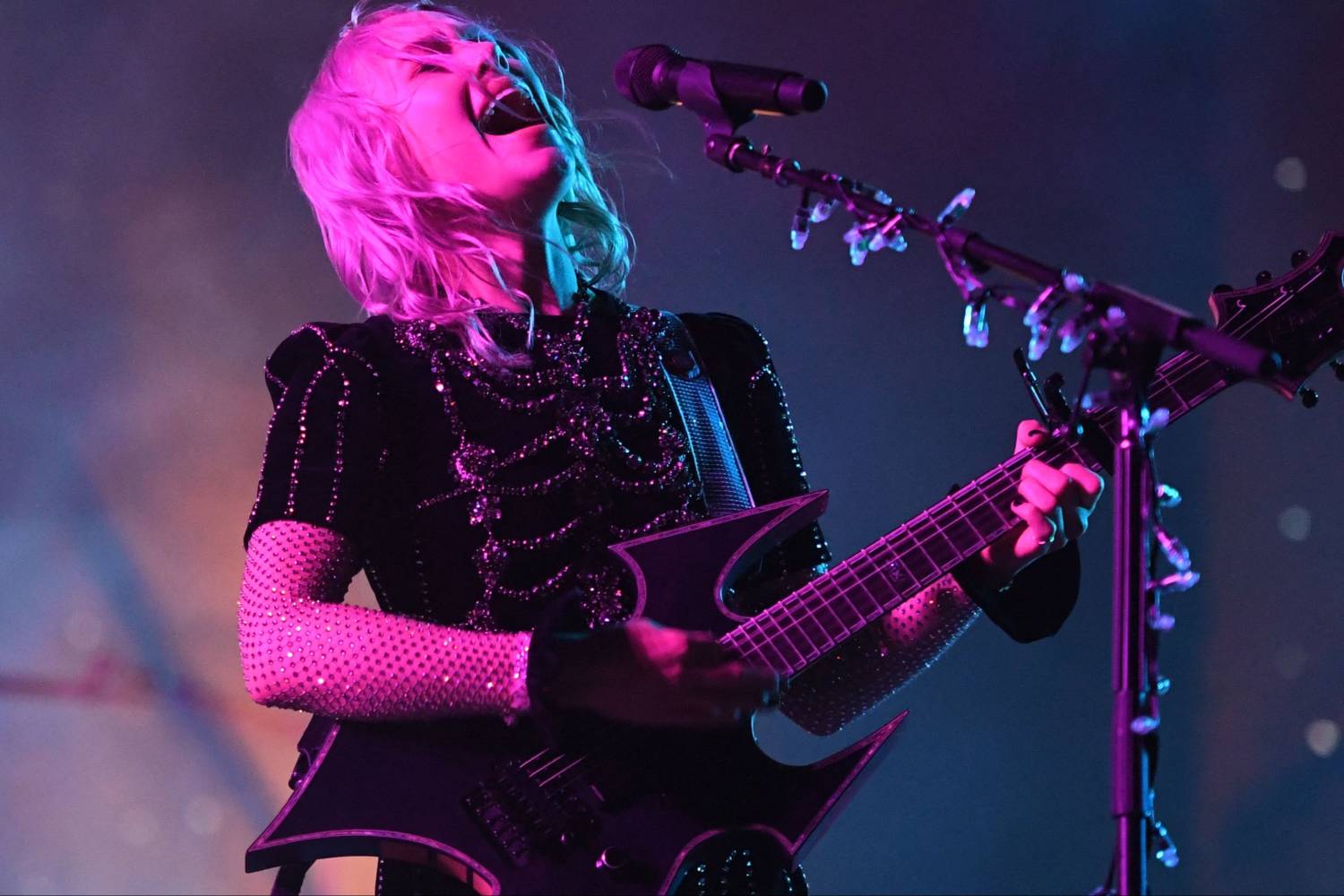 Gear Rundown: Phoebe Bridgers