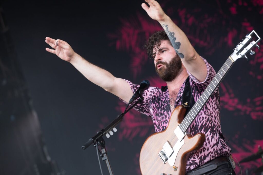 How To: sound like Yannis Philippakis and Jimmy Smith of FOALS