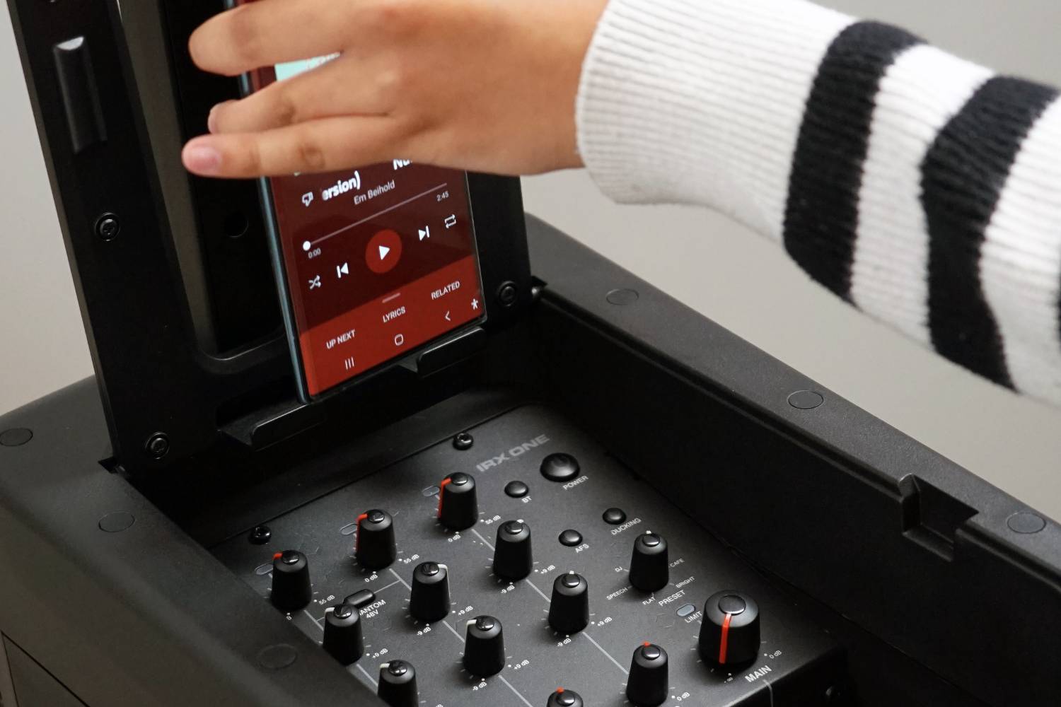 JBL Professional announces IRX ONE all-in-one column PA