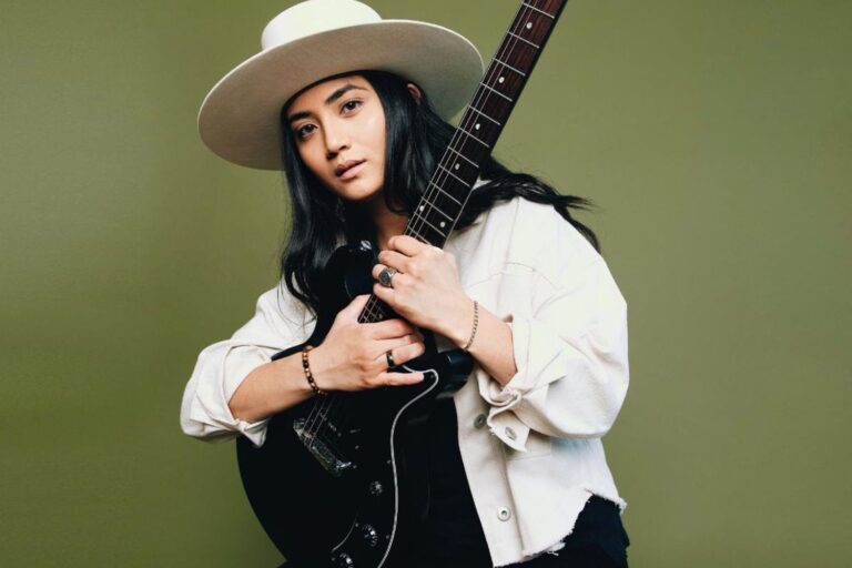 Mona Lindgren and Alex Ritchie announced as Gibson Spotlight Artist ...