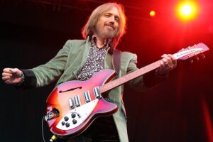 8 of the greatest Rickenbacker players of all time