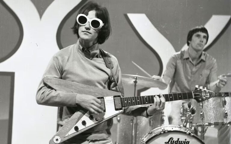 The History of the Gibson Flying V - Mixdown Magazine