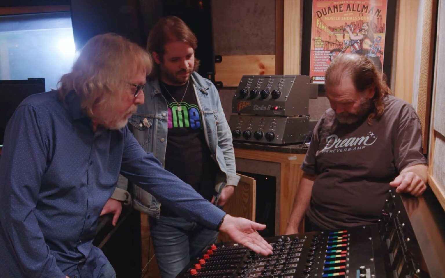 WATCH: Universal Audio build a 610 Tube Console